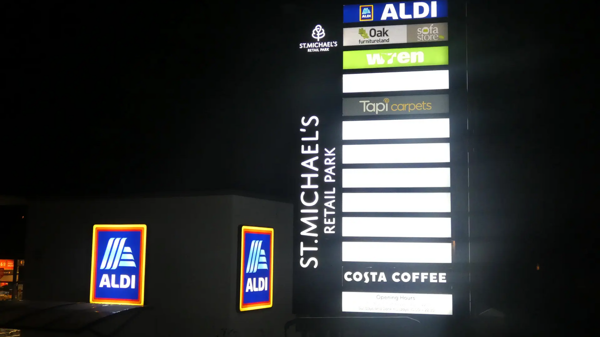 St Michael’s Retail Park - illuminated signs - Basingstoke and Deane ...